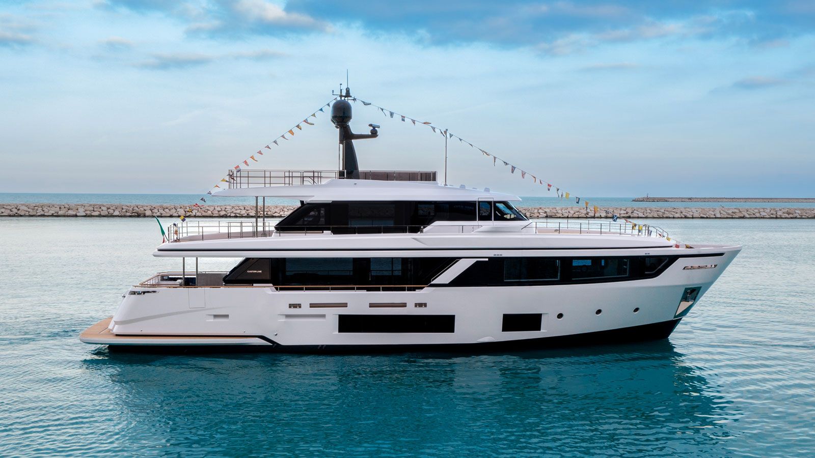 Custom Line launches eleventh Navetta 30 hull in series
